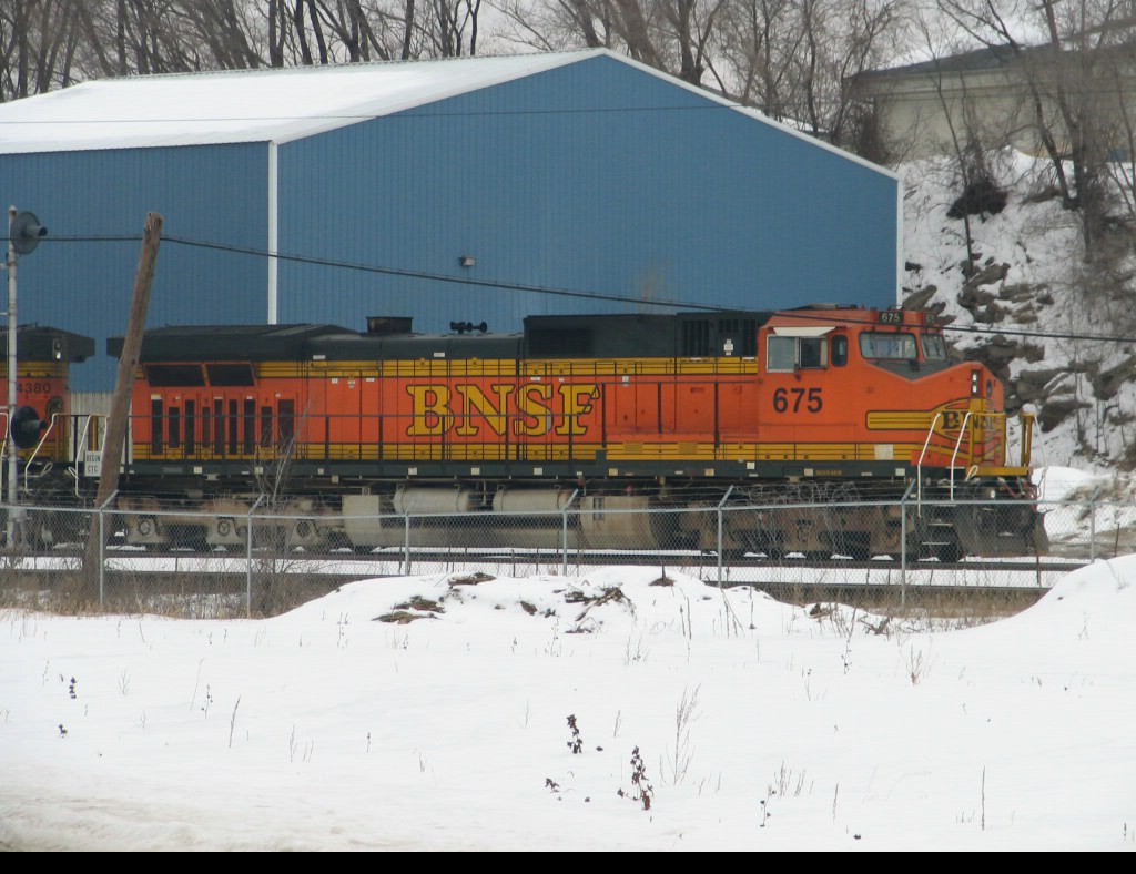 BNSF 675 waiting for next assigment.